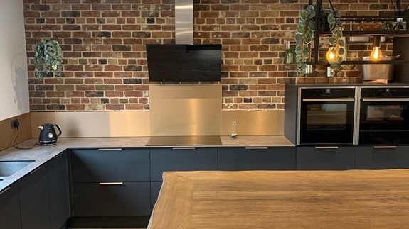 Slab Kitchen Makeovers | 100 Beautiful Kitchens | Howdens