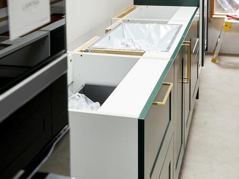 Flat Pack Kitchen Cabinets Buying Guide | Howdens