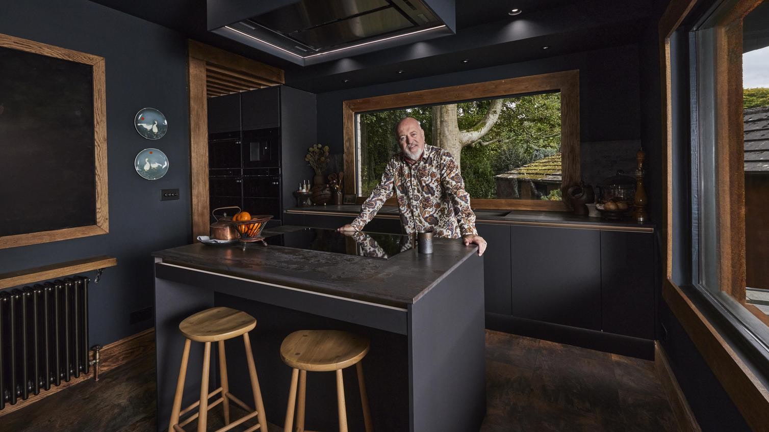 A Kitchen Makeover With Bill Bailey | Kitchen Makeovers | Howdens